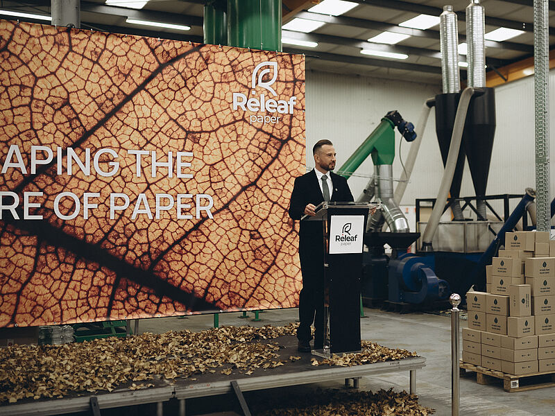 Releaf – Paper from fallen leaves